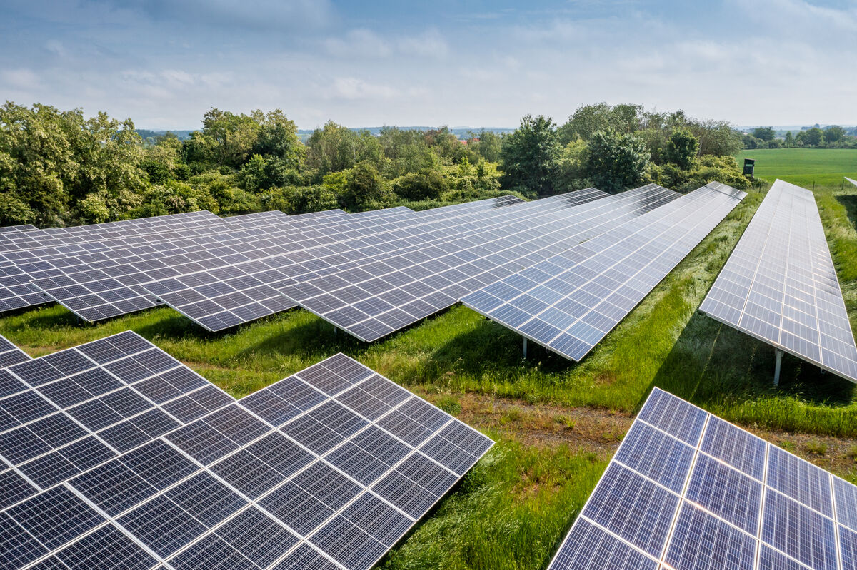 Erneuerung der Solaranlage im Freibad Bad Soden | Hessen Wirtschaft